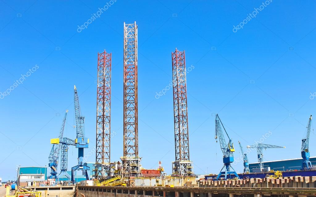 Offshore drilling platform in repair in shipyard Stock Photo by ...