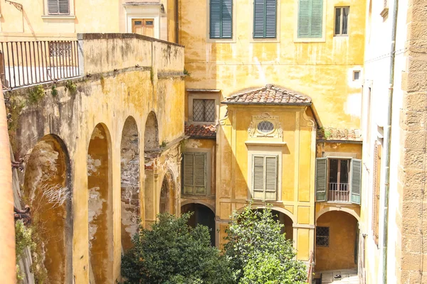 Yellow paint Stock Photos, Royalty Free Yellow paint Images | Depositphotos