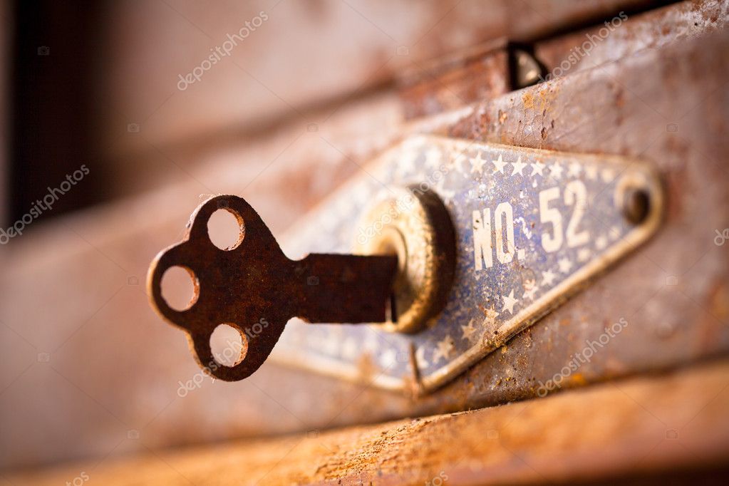 The old key in rust box Stock Photo by ©zippar 29576235