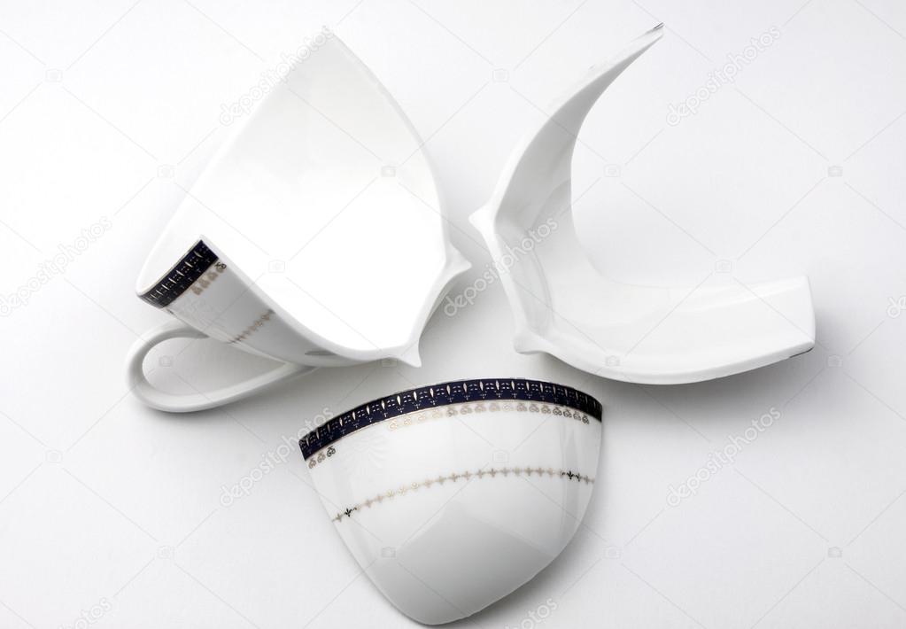 Broken cup Stock Photo by ©Cebas1 48078157