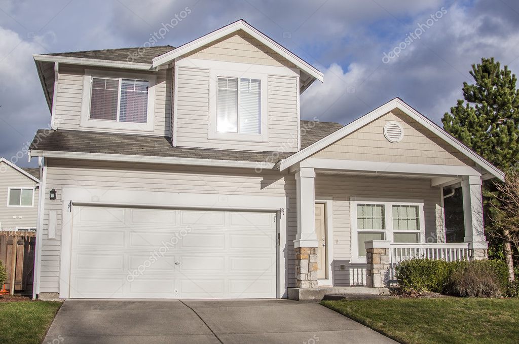 American house – Stock Editorial Photo © alexmisu #22584267