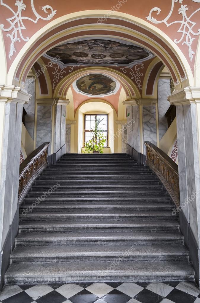 Staircase of an old building — Stock Photo © Stavrida #31051957