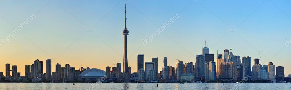 Toronto skyline – Stock Editorial Photo © rabbit75_dep #15263985