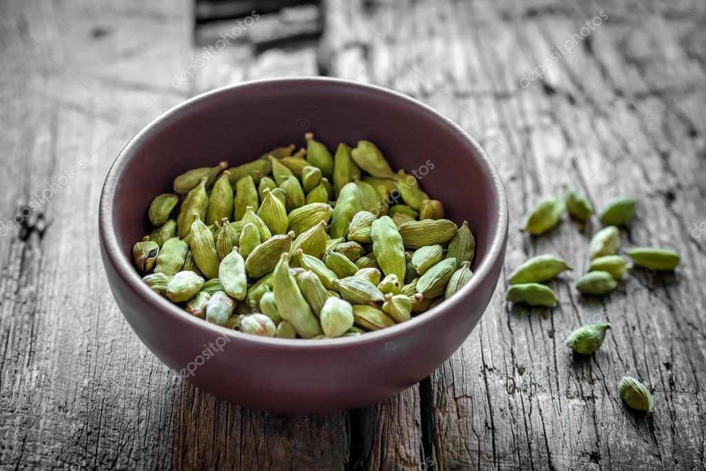 Cardamom — Stock Photo © yelenayemchuk #27433051