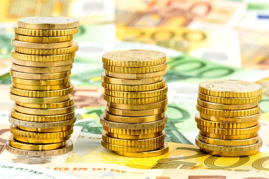 stapel geld munten, vallen kromme — Stockfoto © ginasanders #41503619