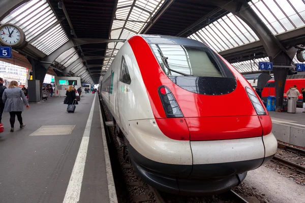 Estaciones del ferrocarril Stock Photos, Royalty Free Estaciones del ...