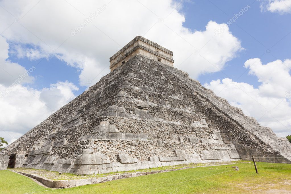 Temple of Chichen Itza Stock Photo by ©cristovao 48453449