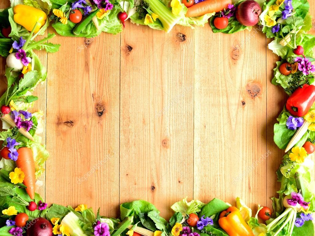 Marco de verduras coloridas con flores de primavera — Fotos de Stock ...