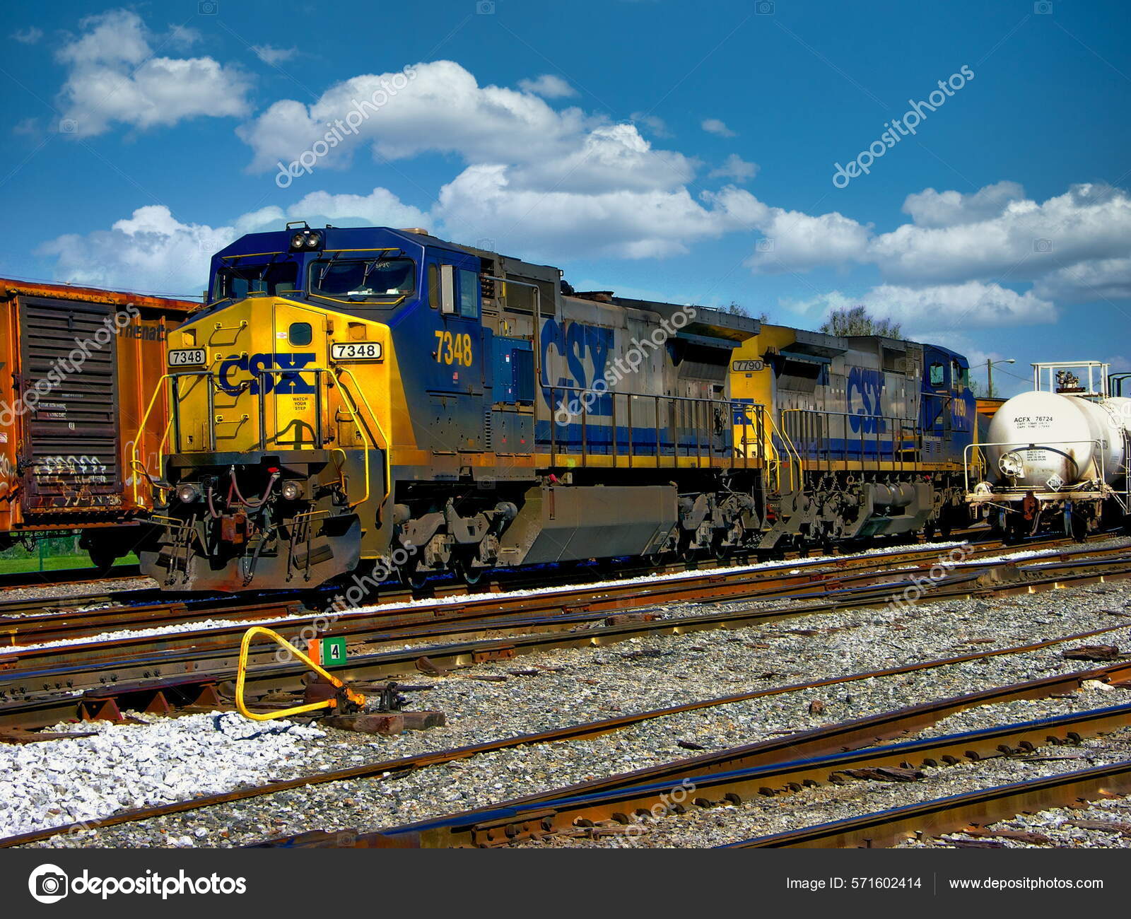 Diesel Locomotive 7348 Pensacola Csx Train Yard Pensacola Florida Usa — Stock Editorial Photo ...