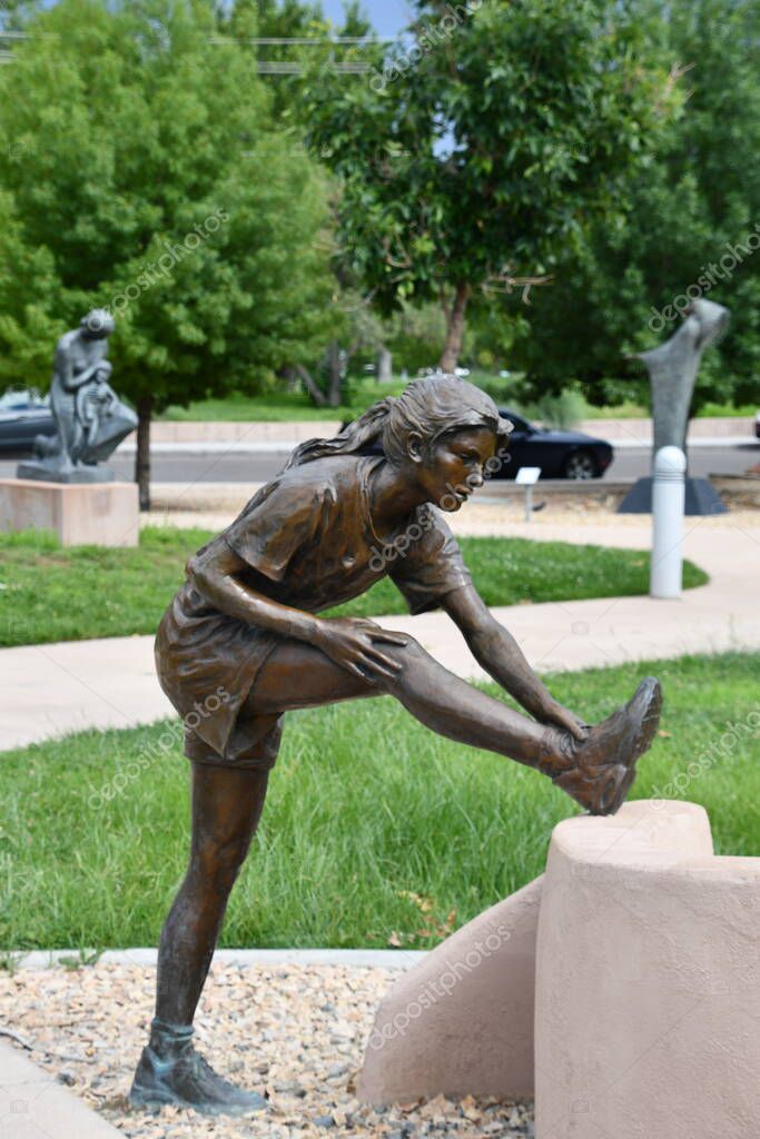 ALBUQUERQUE NM - JUL 25: Jardín de Esculturas en el Museo de Arte e ...