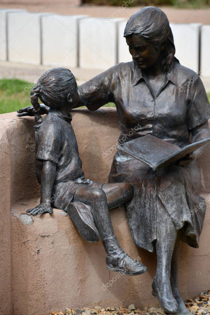 ALBUQUERQUE NM - JUL 25: Jardín de Esculturas en el Museo de Arte e ...