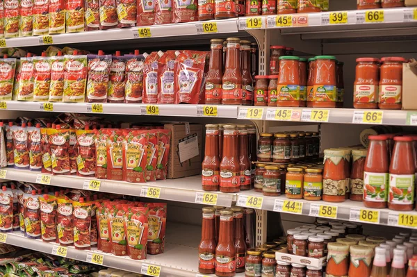 Ketchup in the store – Stock Editorial Photo © evdoha #42563071