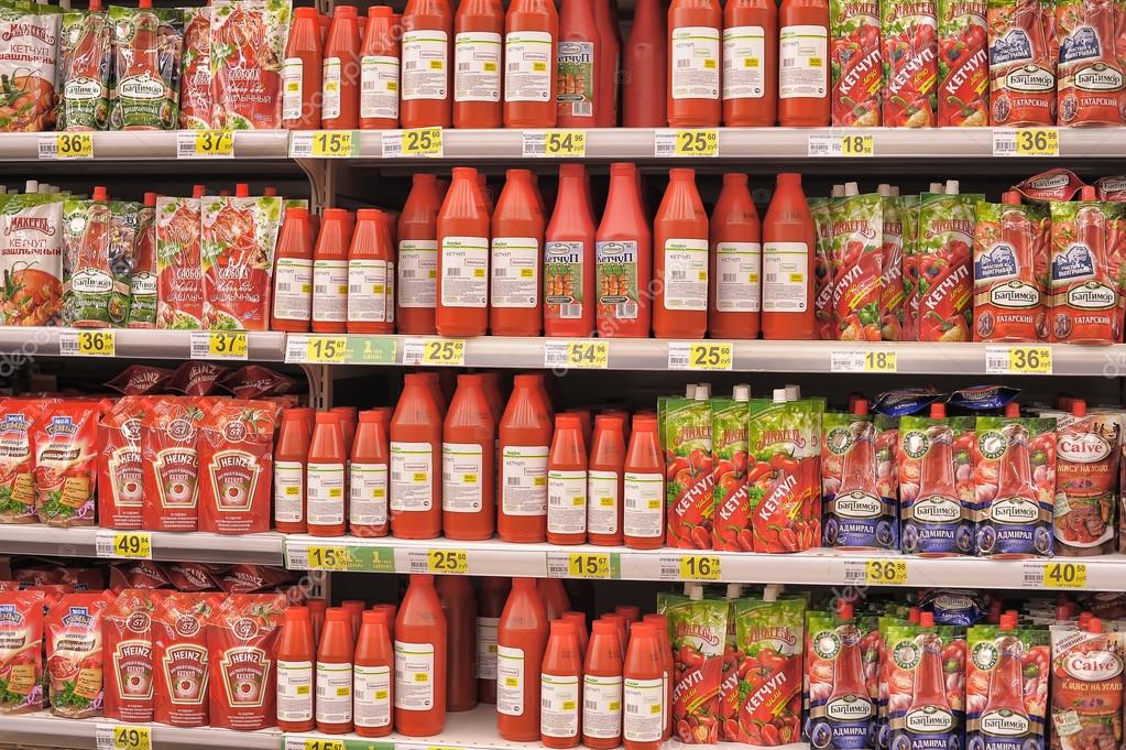 Ketchup in the store – Stock Editorial Photo © evdoha #42563071