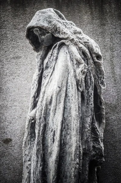 Scary cemetery statue Stock Photo by ©peus 34417479