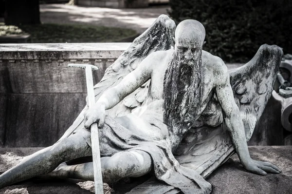 Scary cemetery statue Stock Photo by ©peus 34417479