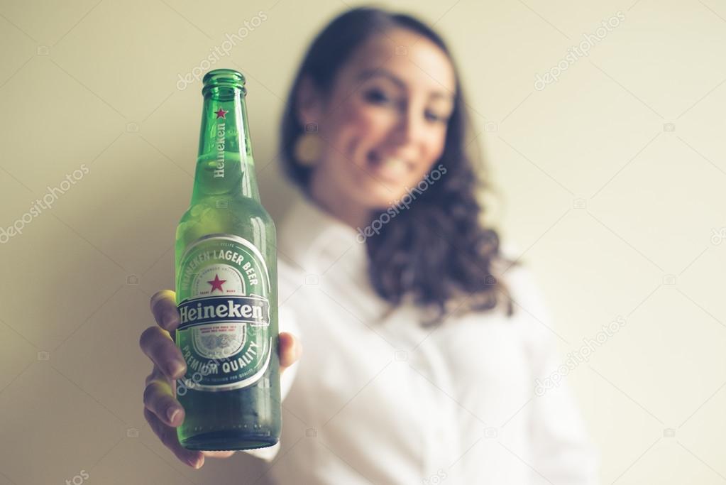Beer Girls Heineken