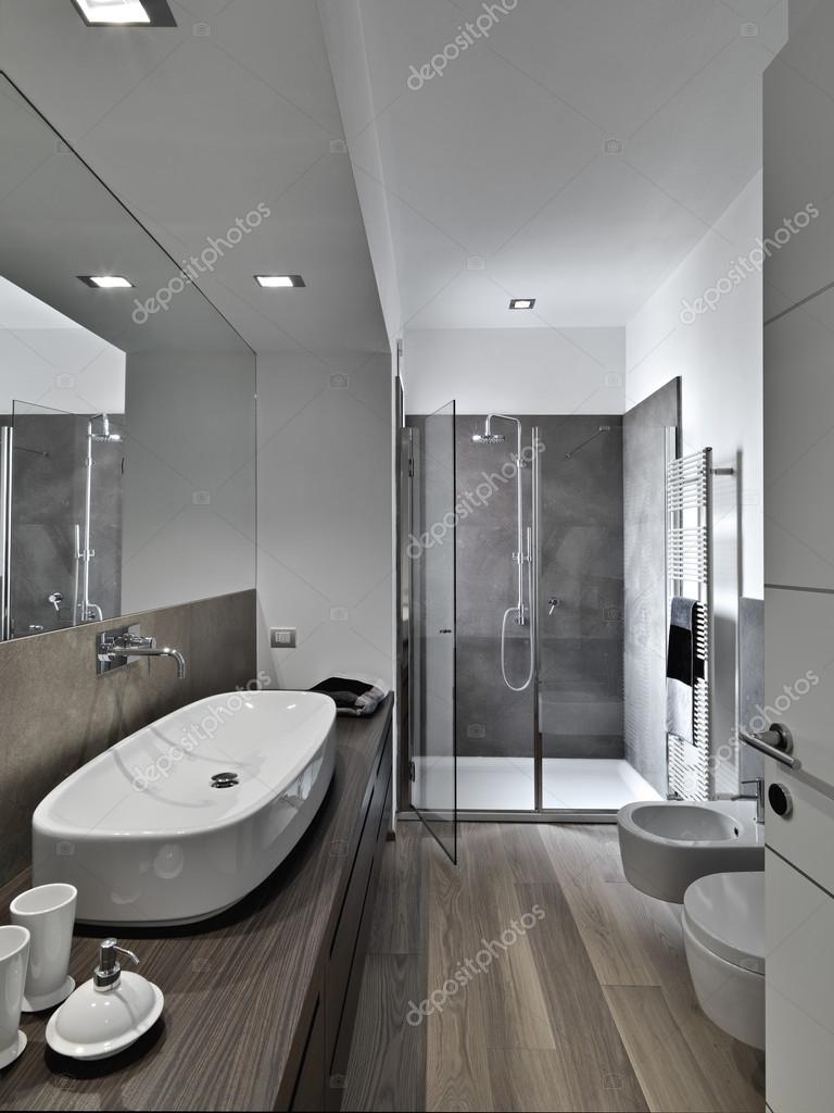 Modern bathroom Stock Photo by ©aaphotograph 44116501