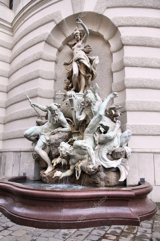 Statue in Vienna Stock Photo by ©tupungato 42067265