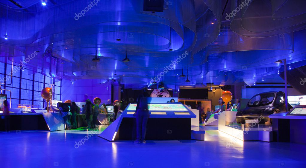 Science museum, London, UK — Stock Editorial Photo © Tamara_k #12470788
