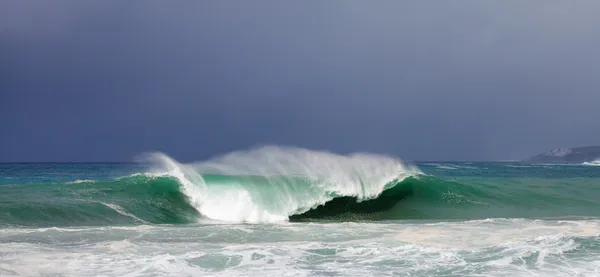 Breaking waves Stock Photos, Royalty Free Breaking waves Images ...