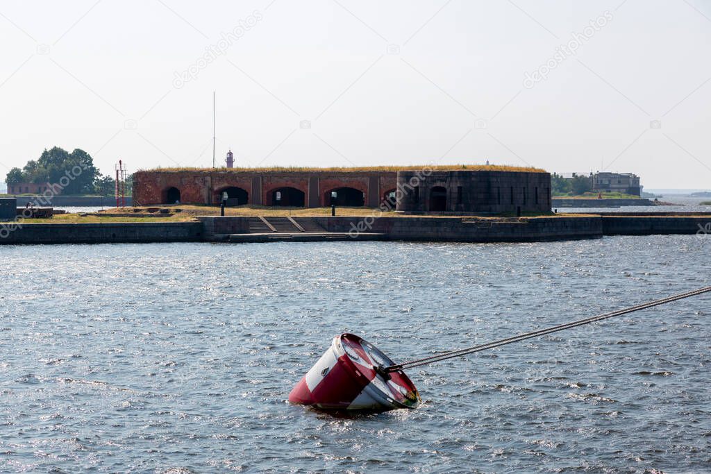 San Petersburgo, Rusia - 16 de julio de 2021: La bater a del Pr ncipe Menshikov ES una ...