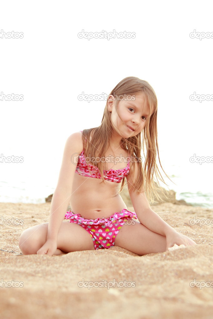 Çekici Kız Pembe Mayo Seashell Karadeniz Holding Stok Fotoğrafçılık