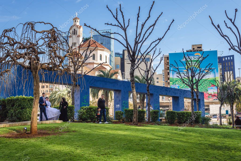 Beirut, Líbano - 5 de marzo de 2020: Parque Charles Debbas y San Elías ...