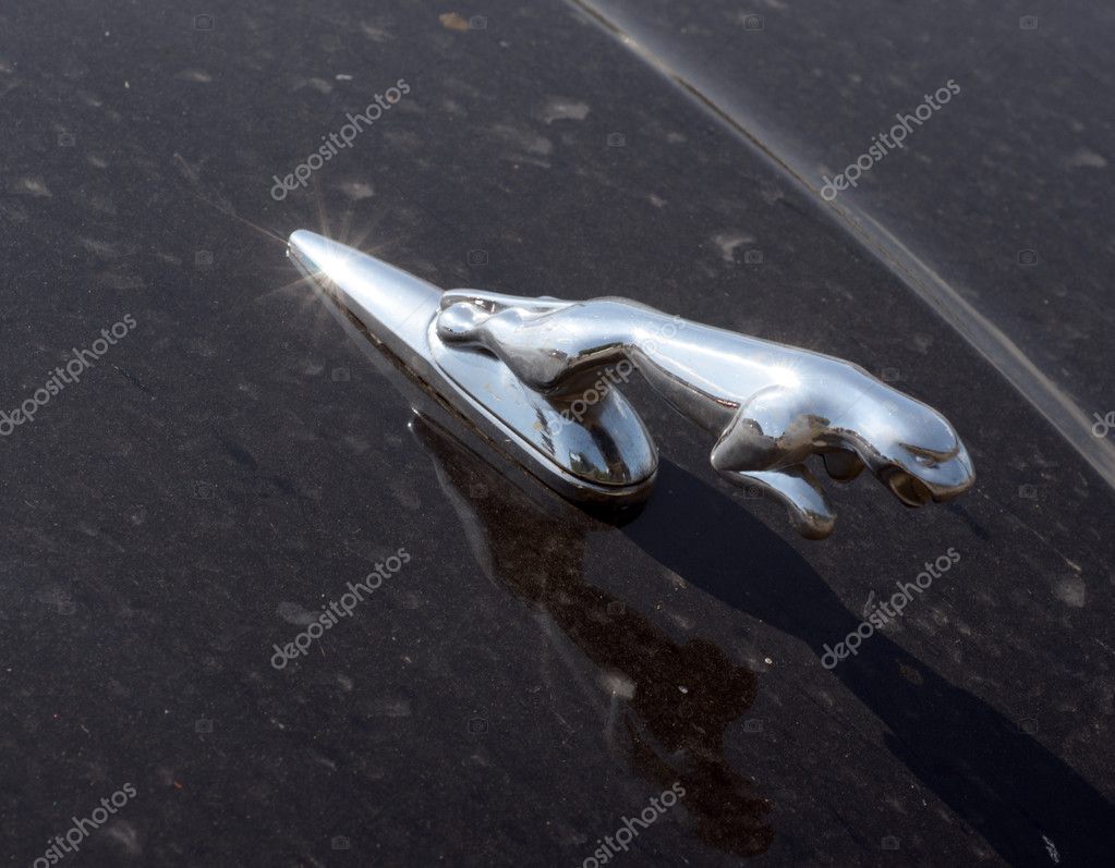 Car emblem – Stock Editorial Photo © nikolos #28410321