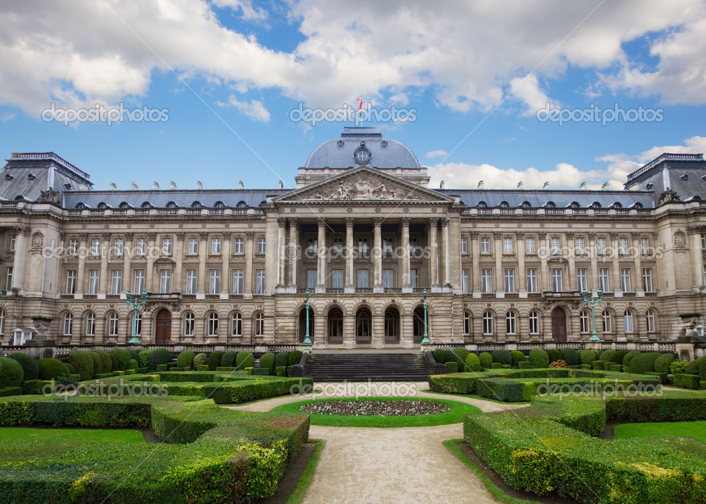 Façade du Palais royal à Bruxelles — Photographie Neirfys © #39720535