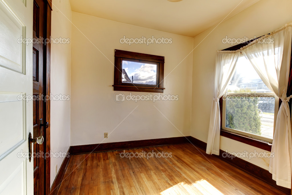 pequeño cuarto vacío — Foto de stock © iriana88w #41878853