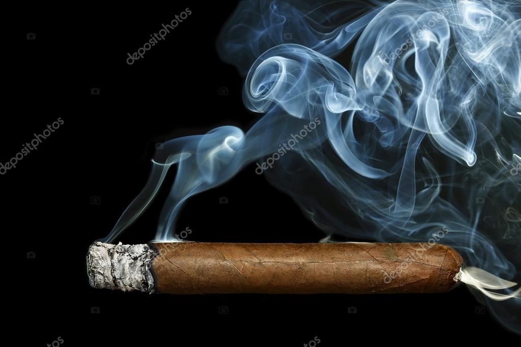 Cigarro — Foto de stock #46246327 © costasz