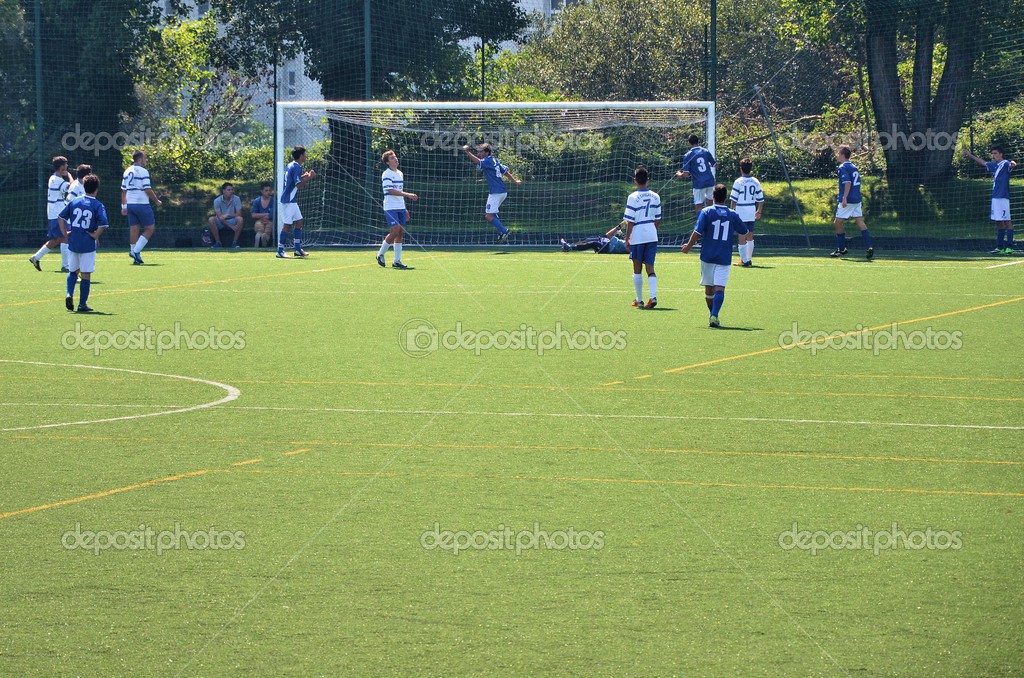 Soccer game — Stock Editorial Photo © jorgefelix #35374229