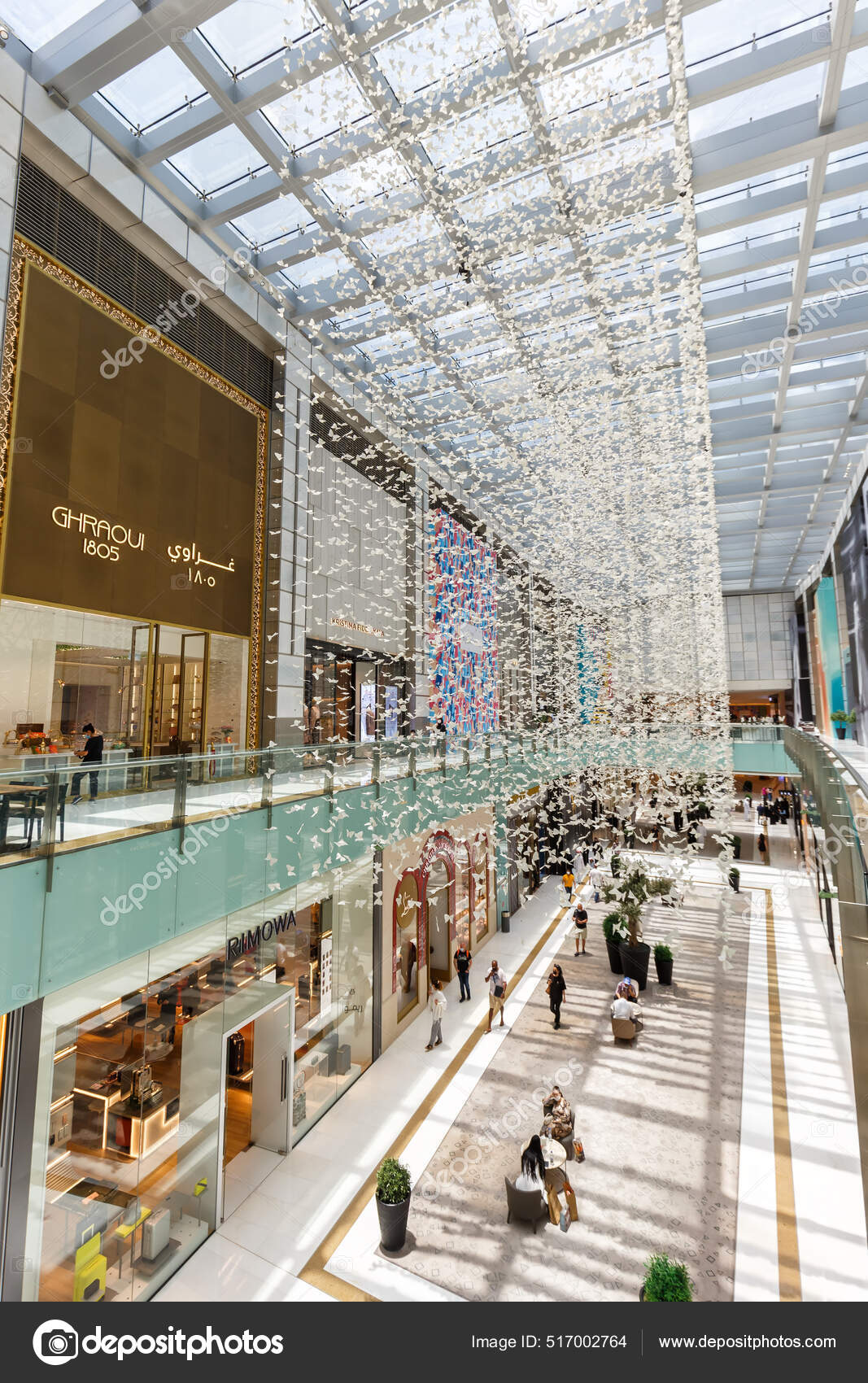 Dubai United Arab Emirates May 2021 Dubai Mall Fashion Avenue — Stock ...