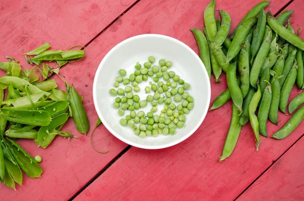 Pois rouge images libres de droit, photos de Pois rouge | Depositphotos