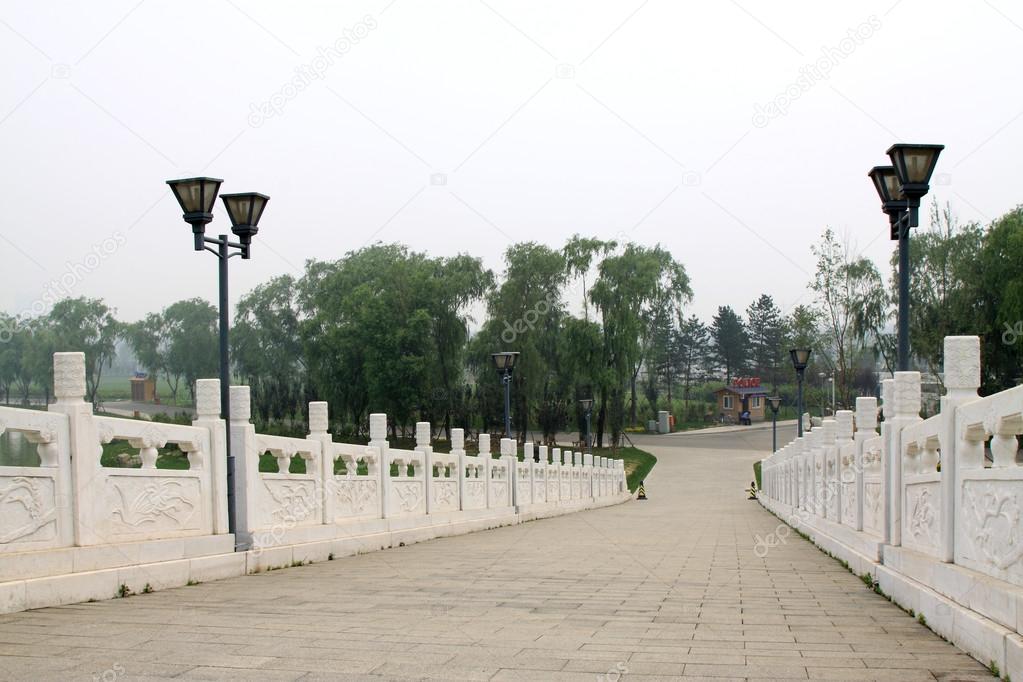 Chinese traditional architectural landscape stone bridge — Stock Photo ...
