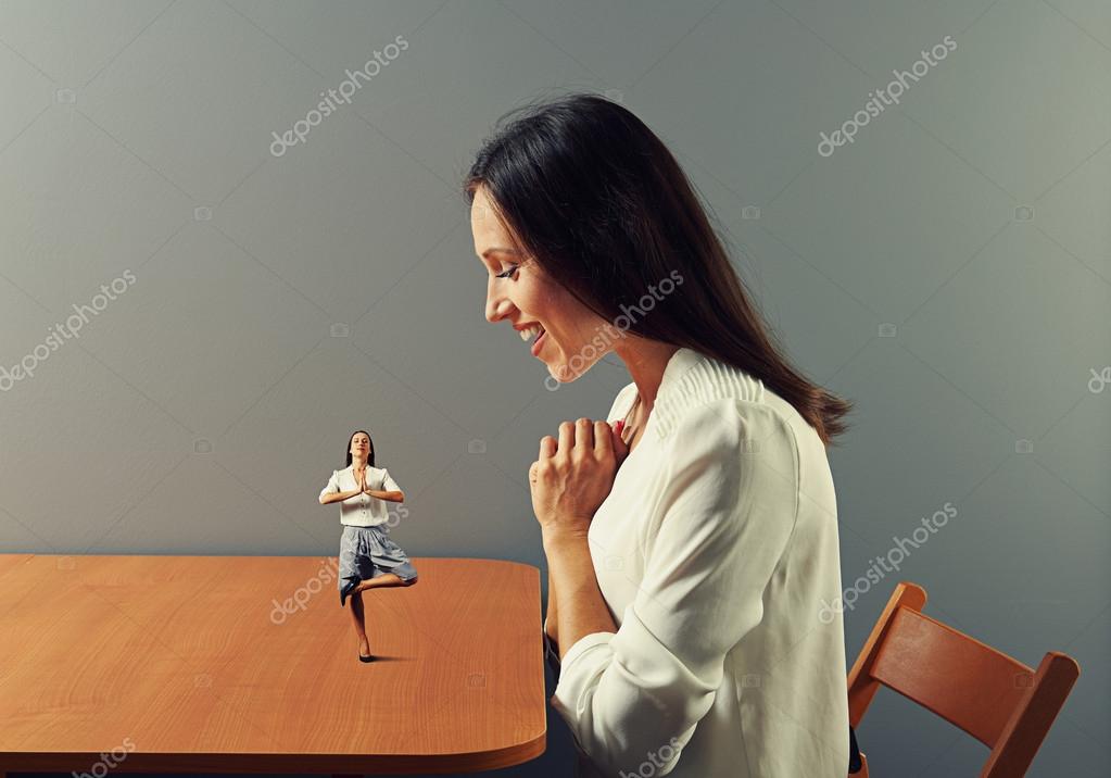 Smiley young woman looking — Stock Photo © konstantynov #40975037