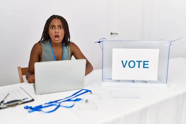 Woman voting Stock Photos, Royalty Free Woman voting Images | Depositphotos
