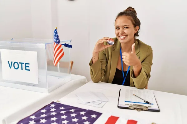 Woman voting Stock Photos, Royalty Free Woman voting Images | Depositphotos