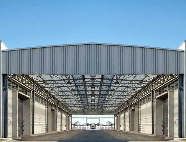 Modern warehouse exterior Stock Photos, Royalty Free Modern warehouse ...