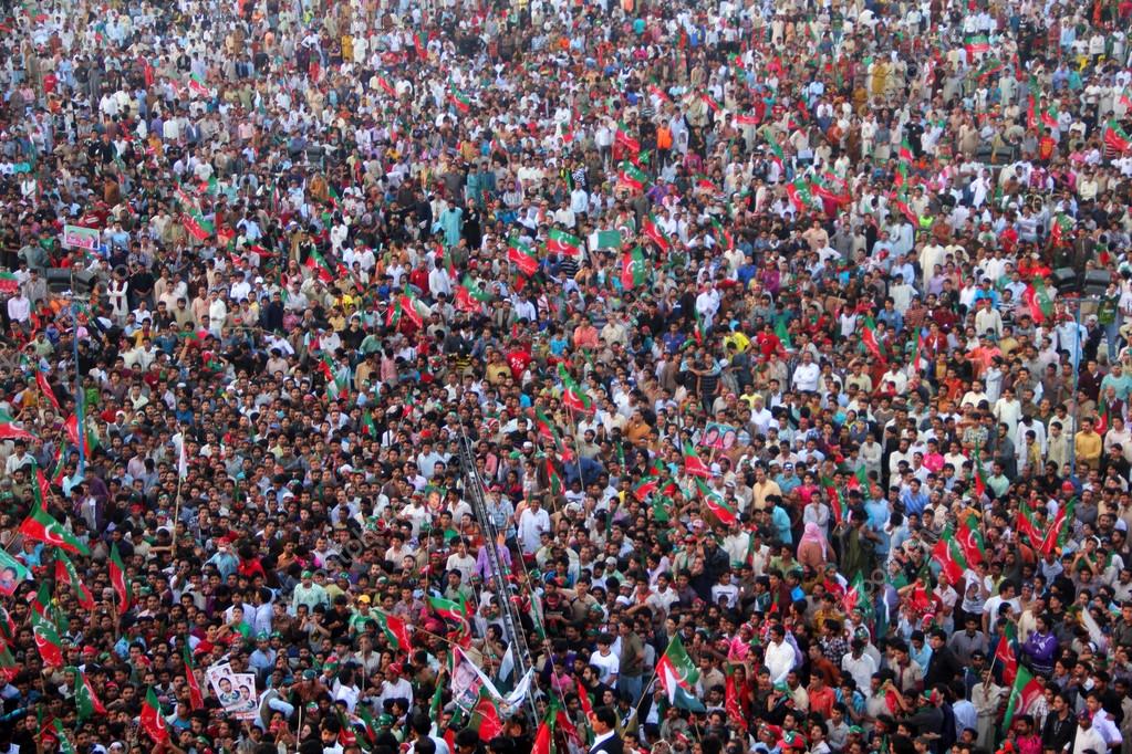 Hude Crowd at a Political Rally – Stock Editorial Photo © naiyyer #48906965