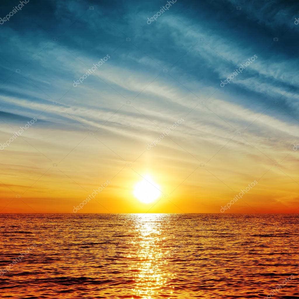 Pictures Of Sunsets Over Water