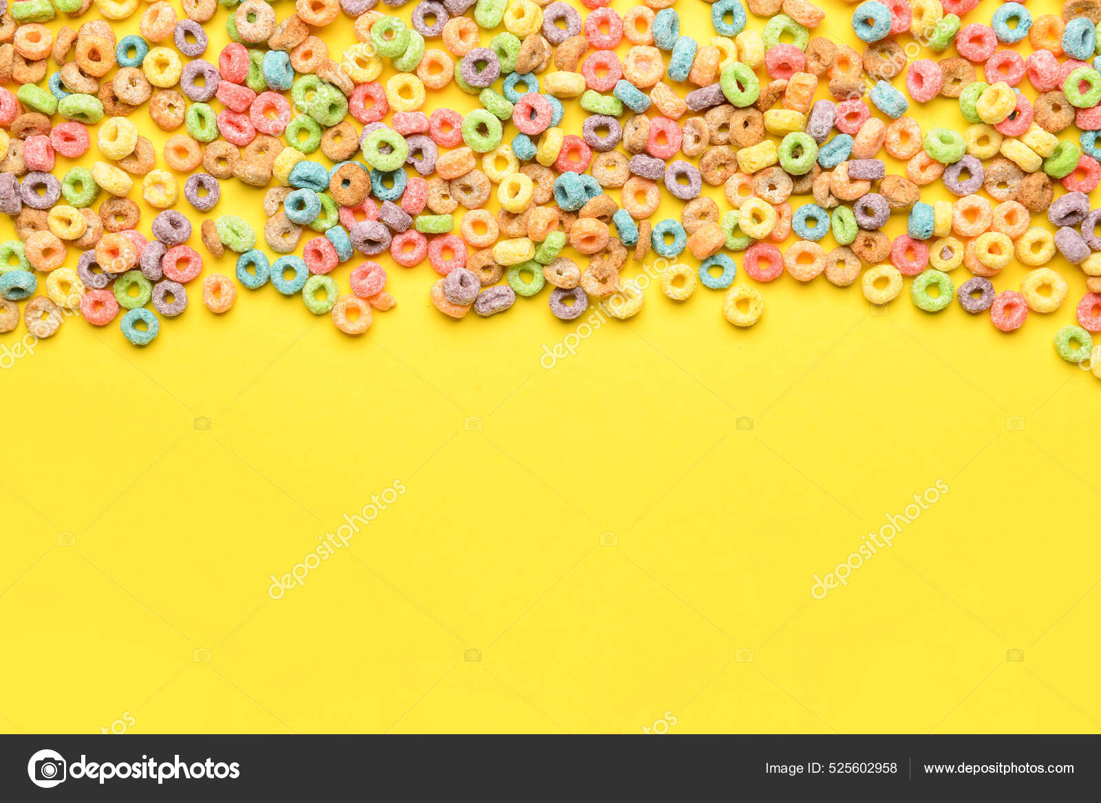 Crunchy Corn Flakes Rings Color Background — Stock Photo © serezniy ...