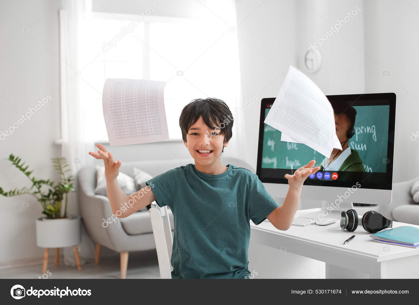 Little Boy Answer Sheets School Test Home — Stock Photo © serezniy ...