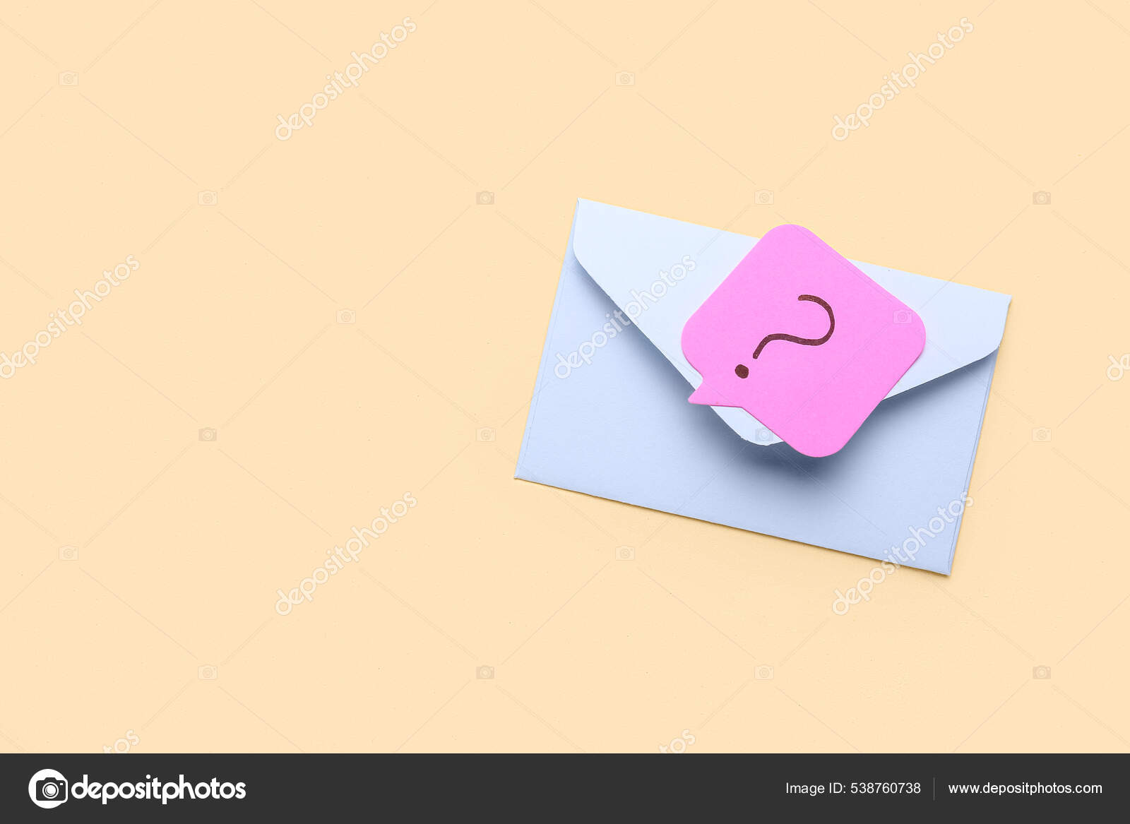 Note Collante Avec Point D'interrogation Enveloppe Sur Fond Beige ...