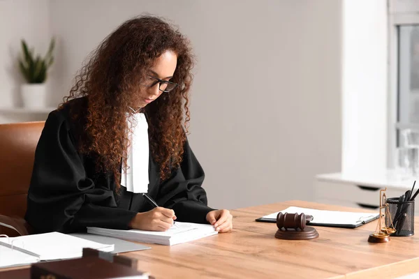 Female judge Stock Photos, Royalty Free Female judge Images | DepositPhotos