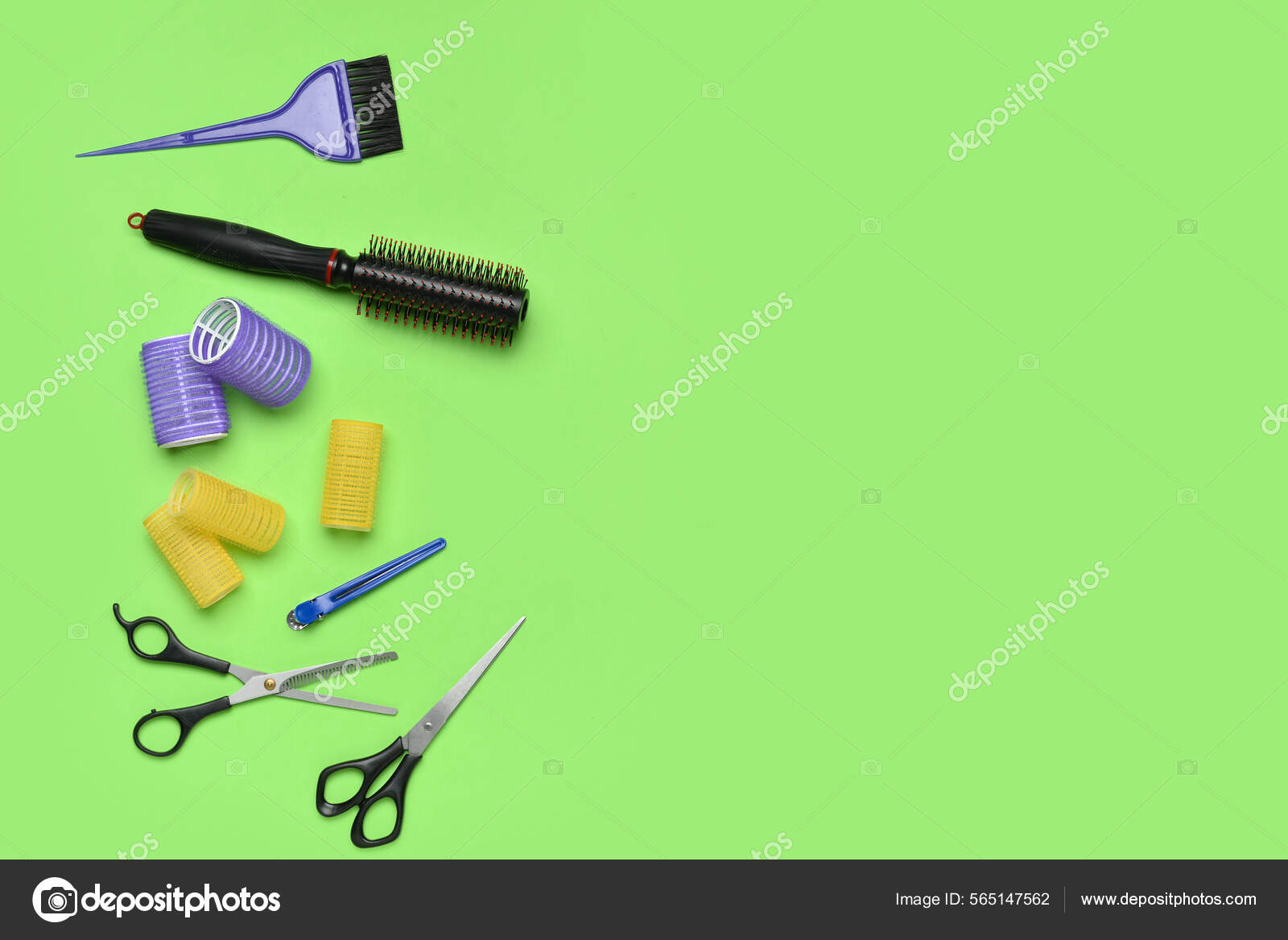 Composition Hairdresser's Tools Different Curlers Green Background ...