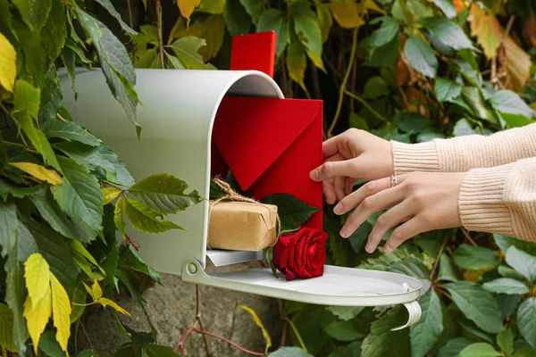 Kotak drop pos Stock Photos, Royalty Free Kotak drop pos Images ...