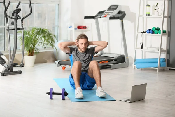 Laptop gym Stock Photos, Royalty Free Laptop gym Images | Depositphotos