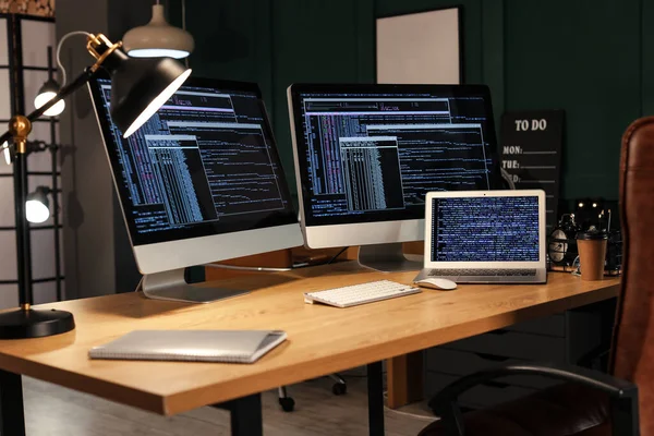 Programmer studio Stock Photos, Royalty Free Programmer studio Images | Depositphotos