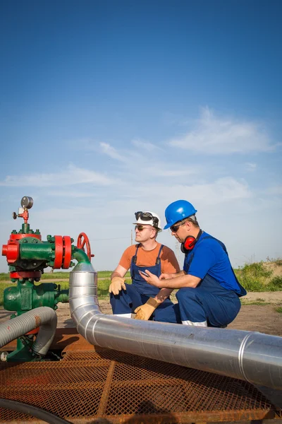 Equipo wellhead Stock Photos, Royalty Free Equipo wellhead Images ...